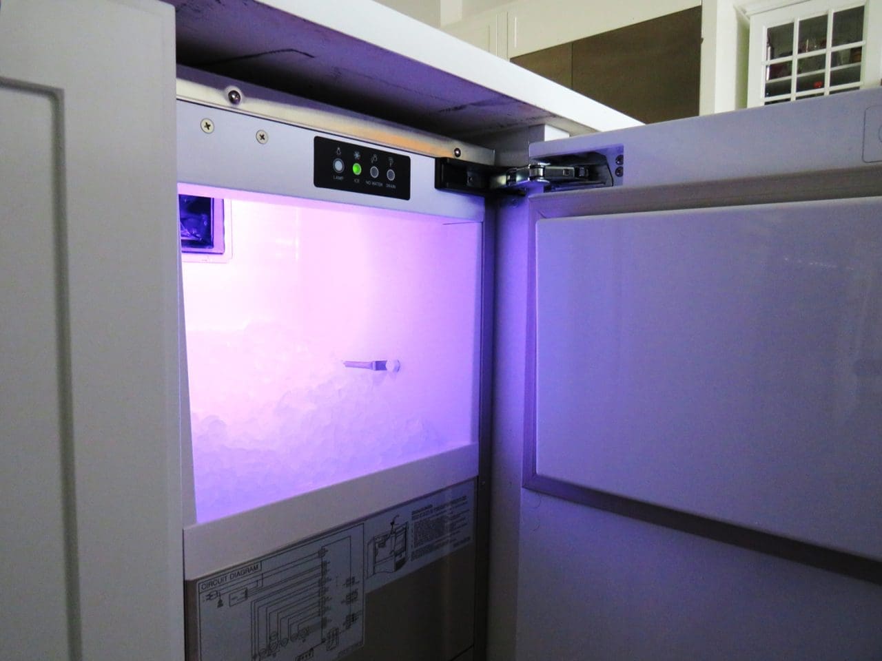 The Ultimate Guide to Built-In Ice Makers: Transforming Your Kitchen ...